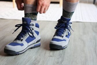 Stinky Boots? 6 Hacks to Deodorize Boots Fast (2023)
